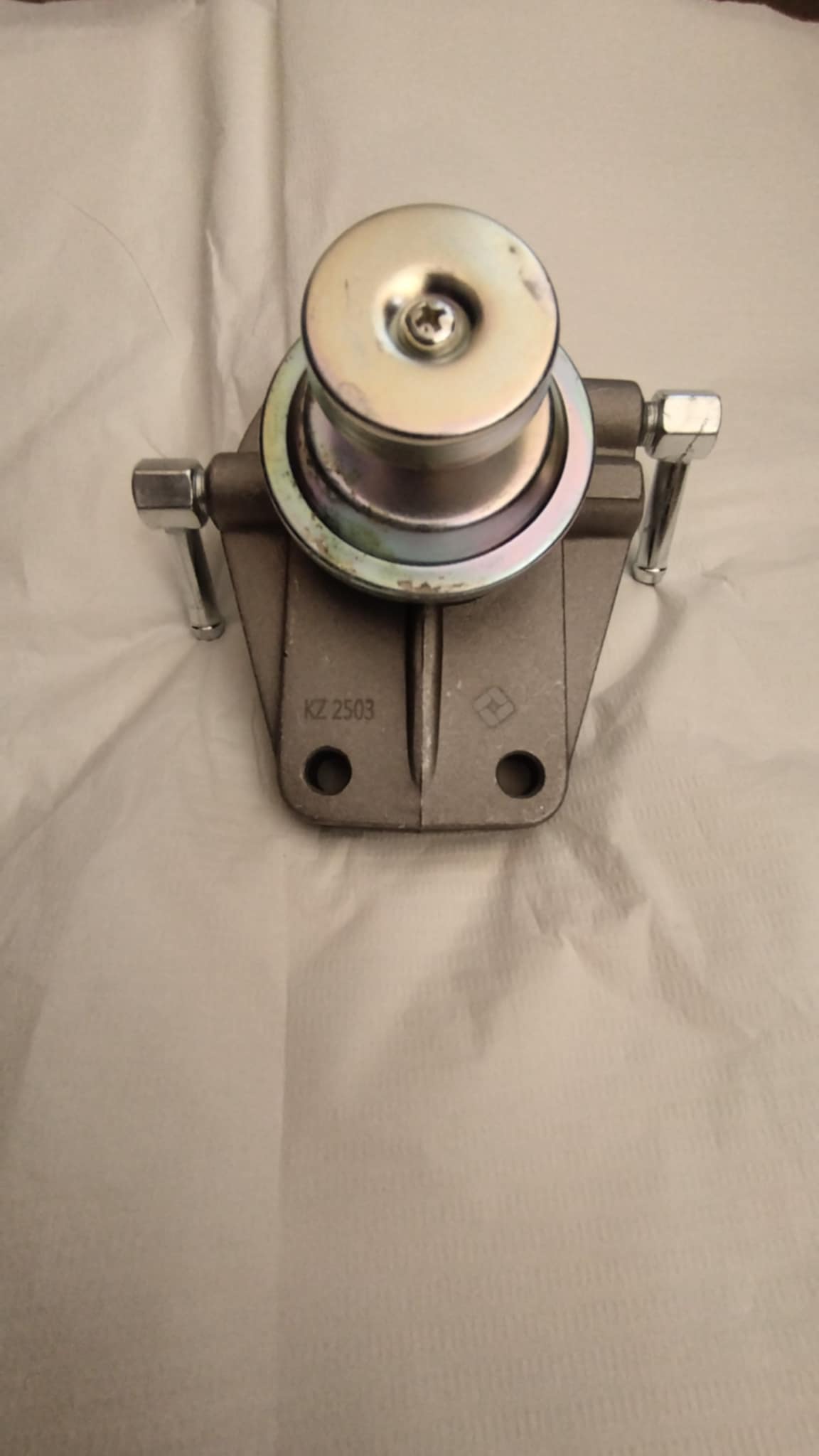 ΒΑΣΗ ΦΙΛΤΡΟΥ ΠΕΤΡΕΛΑΙΟΥ NISSAN D21 4WD - Capspeed
